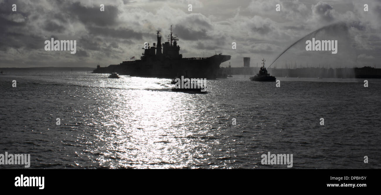 HMS Illustrious returns from the philippines Stock Photo - Alamy