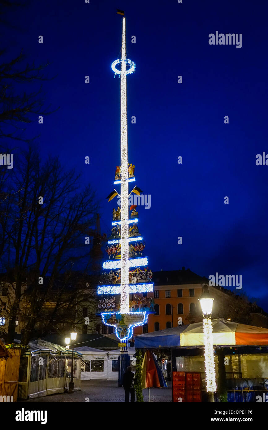Christmas lighted Maypole on the Viktualienmarkt in Munich, Bavaria ...