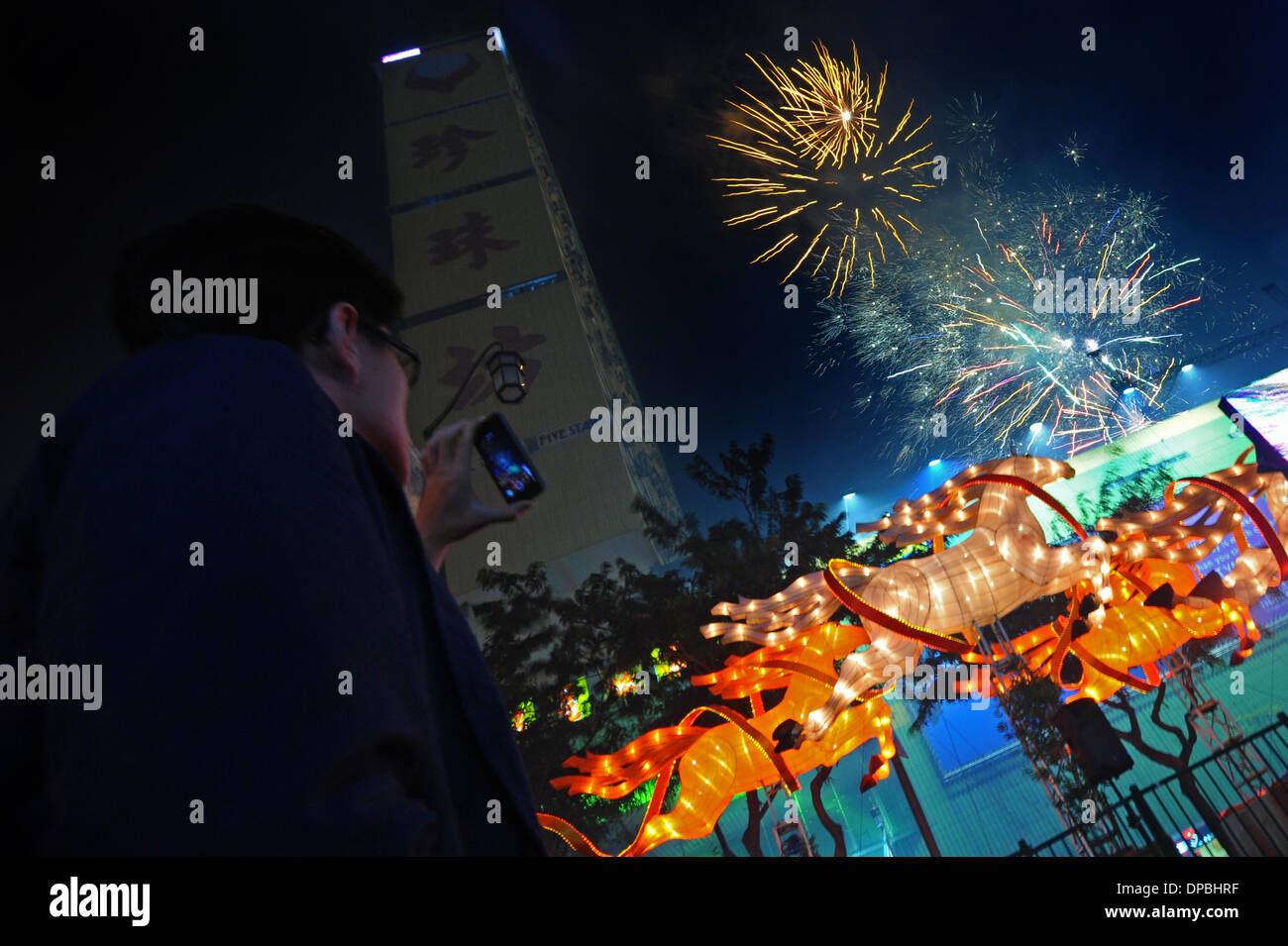 Singapore chinatown fireworks hi-res stock photography and images - Alamy
