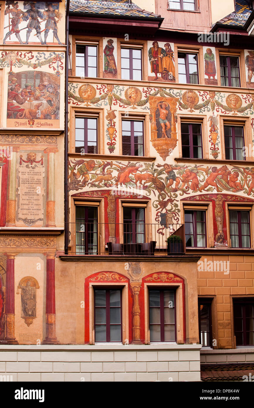 Painted building hi-res stock photography and images - Alamy