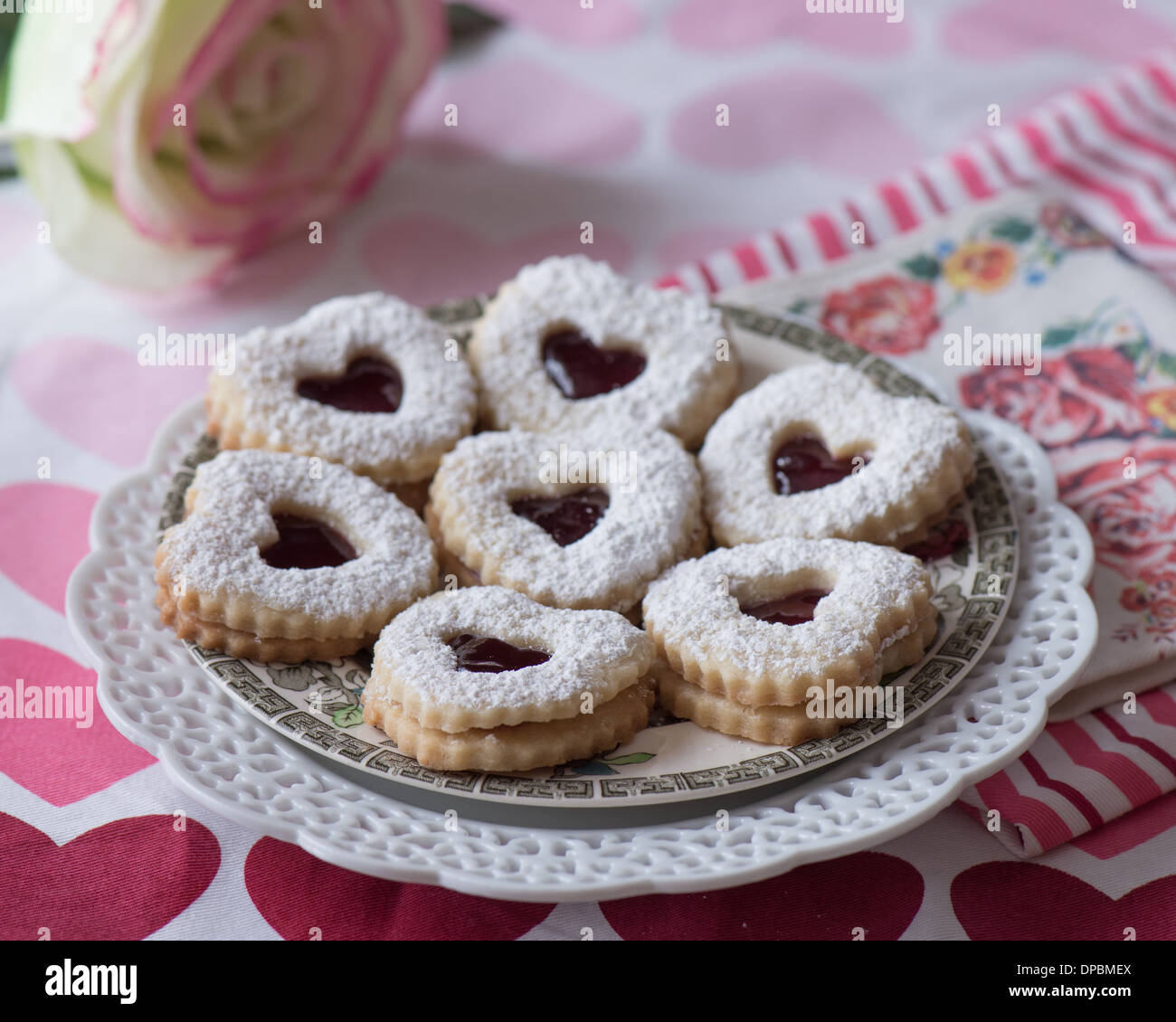 Valentine Cookies linzer torte Stock Photo - Alamy