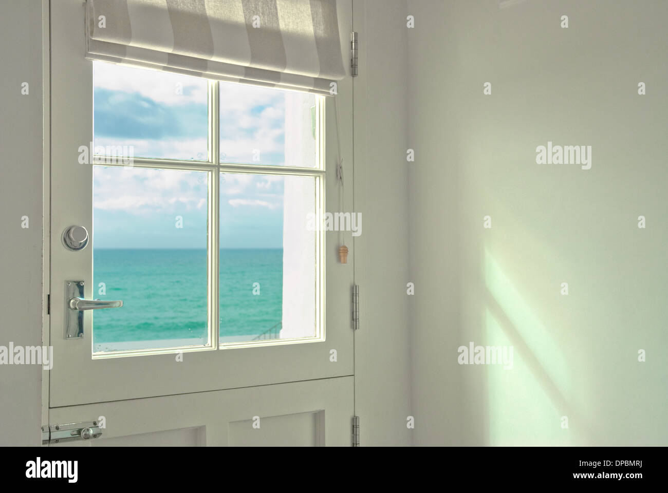 Cottage window view out hi-res stock photography and images - Alamy