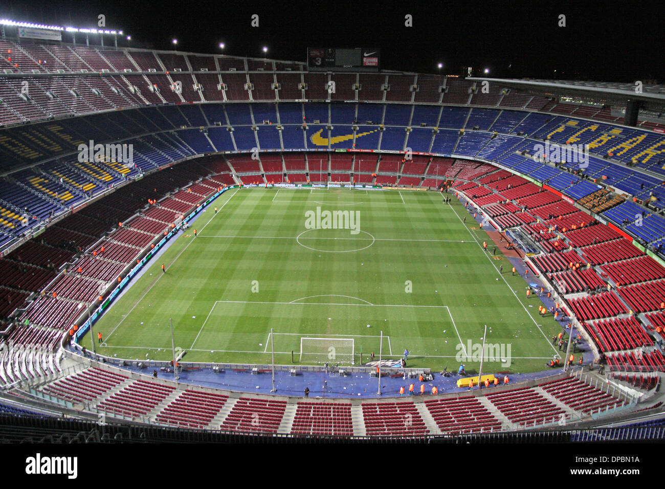 Fc barcelona team crowd hi-res stock photography and images - Alamy