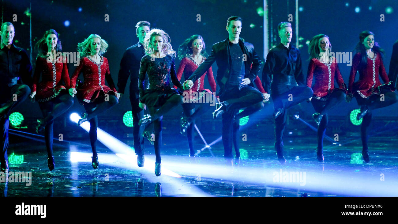 Riverdance hi-res stock photography and images - Alamy