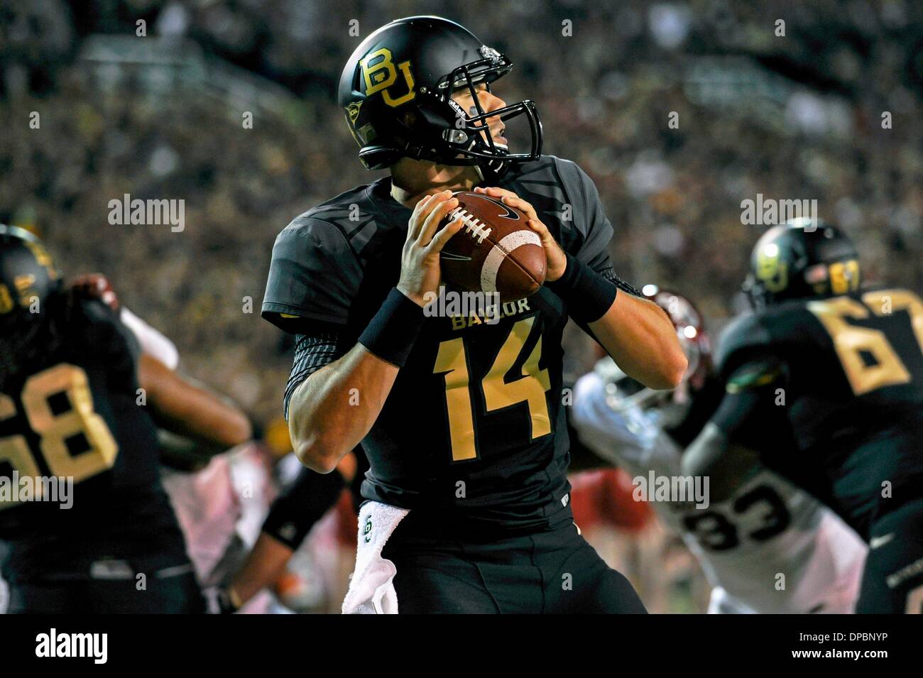 Waco, TX, USA. 7th Nov, 2013. Baylor Bears quarterback Bryce Petty (14 ...