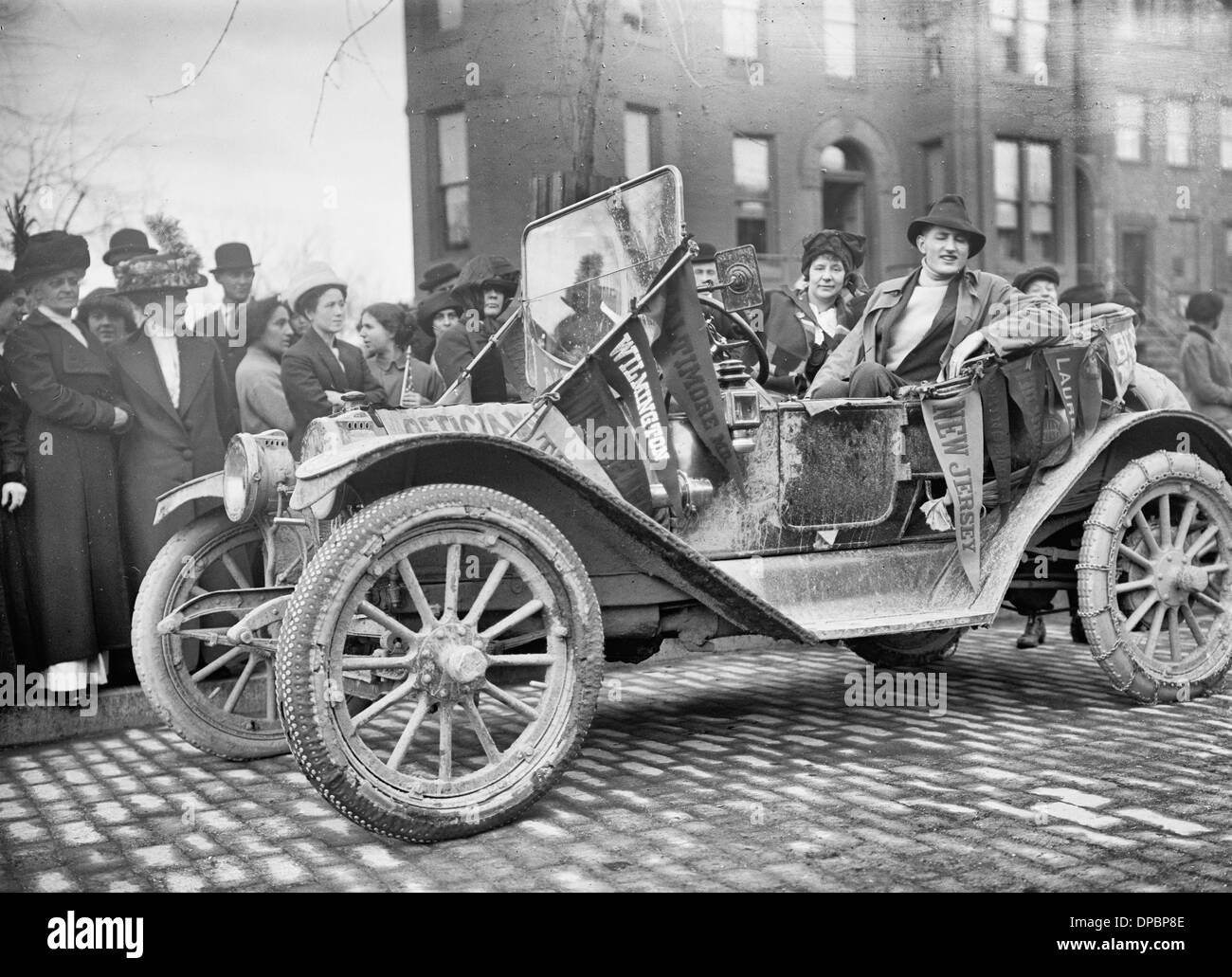 1910s woman suffrage hi-res stock photography and images - Alamy