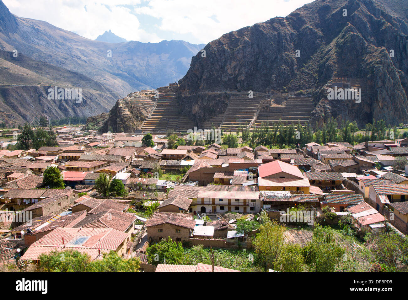 View over the village of Ollanta with inca ruins in background, Peru ...