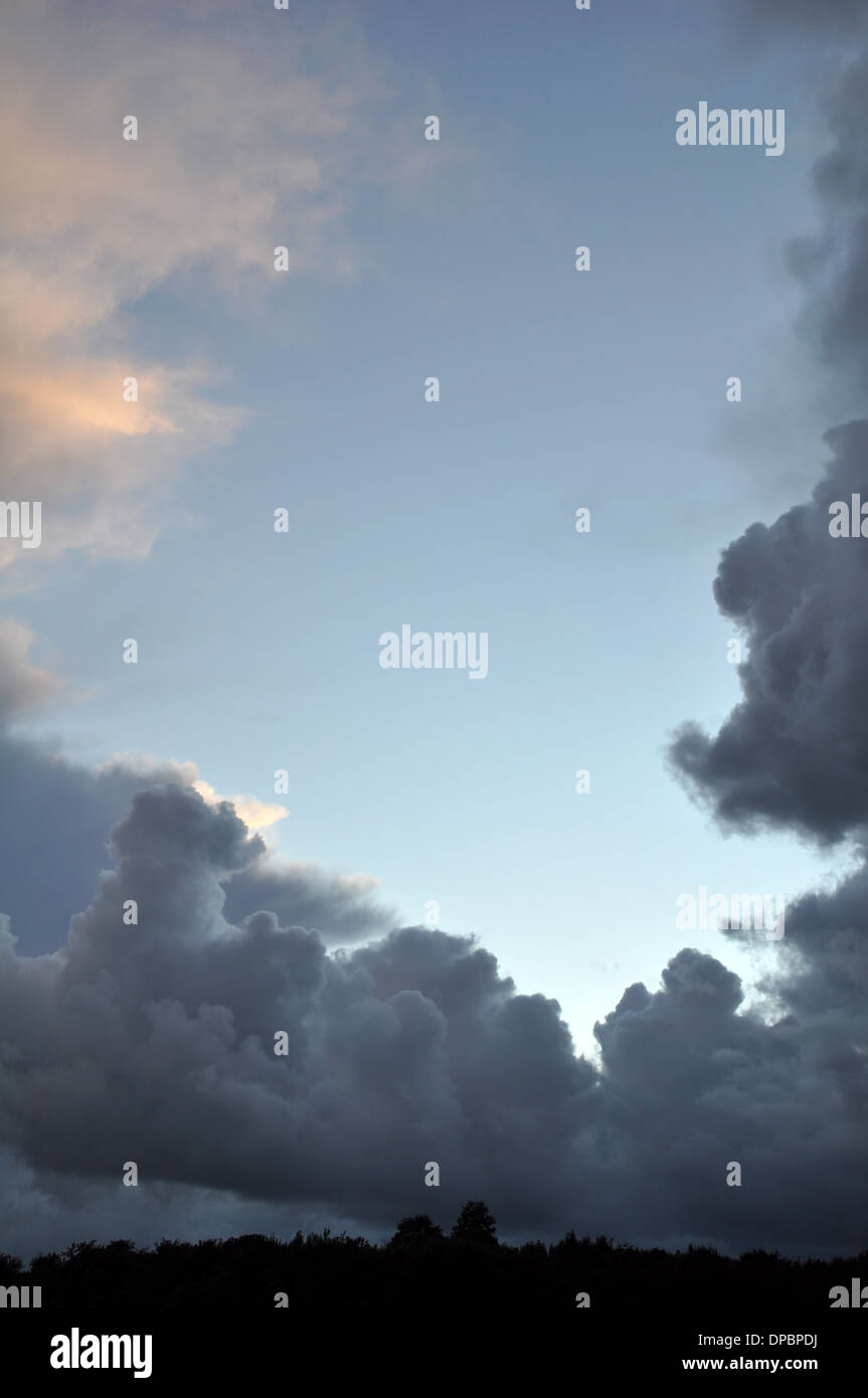 Convection cloud hi-res stock photography and images - Alamy