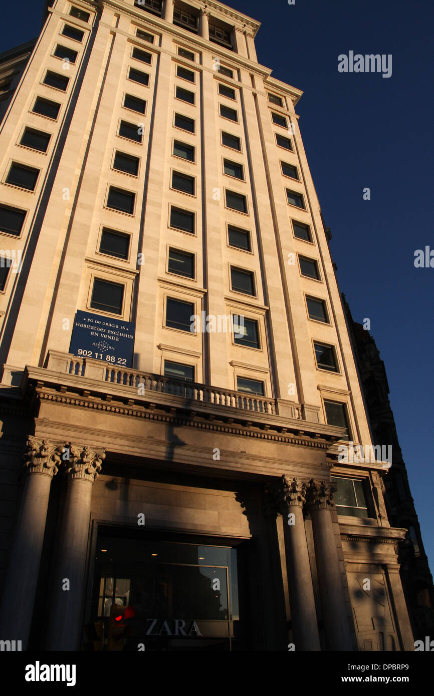 Zara building hi-res stock photography and images - Alamy