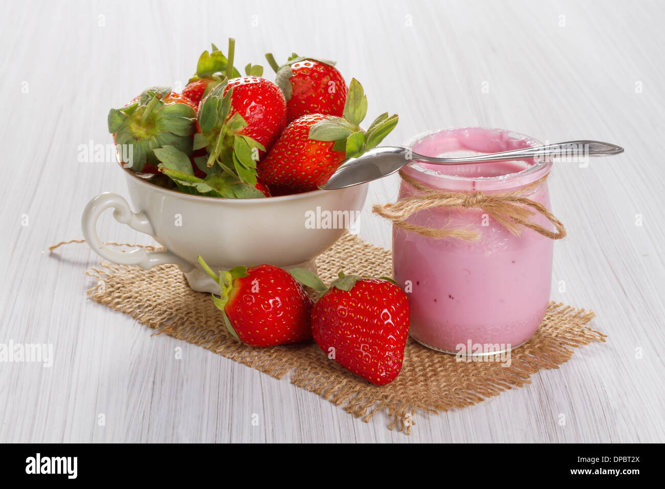 Fresh strawberry milkshakes hi-res stock photography and images - Alamy
