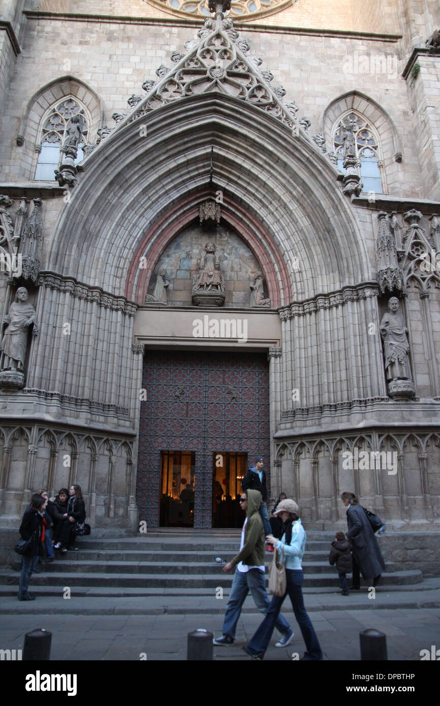 Santa Maria del Mar catholic church in Barcelona Stock Photo - Alamy