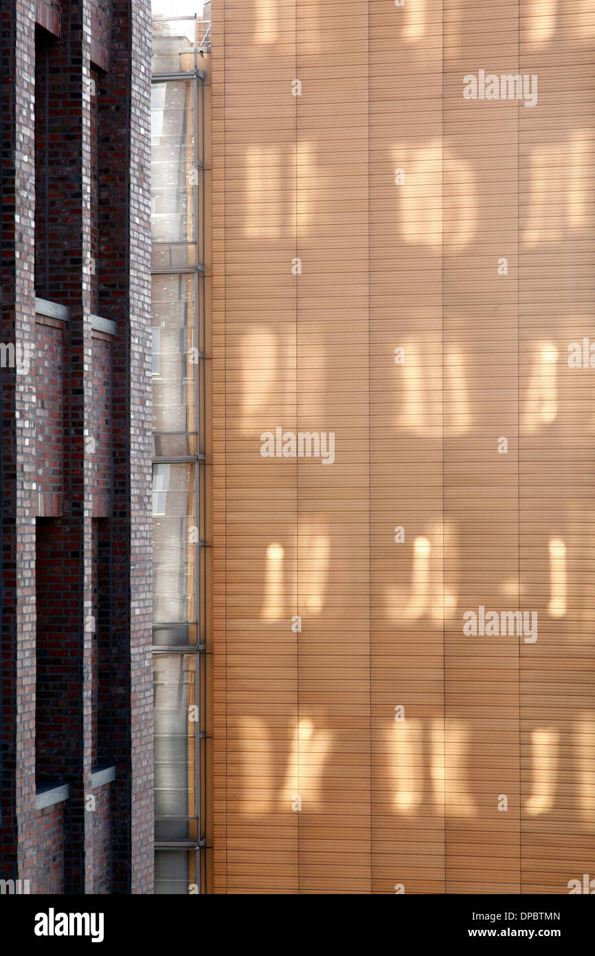 Light reflection on wall hi-res stock photography and images - Alamy