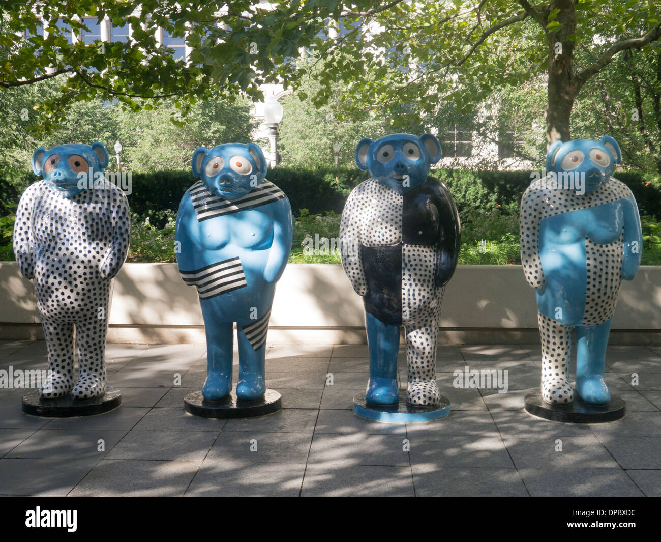 Sculptures by the Japanese artist Jun Kaneko in the Millennium Park ...