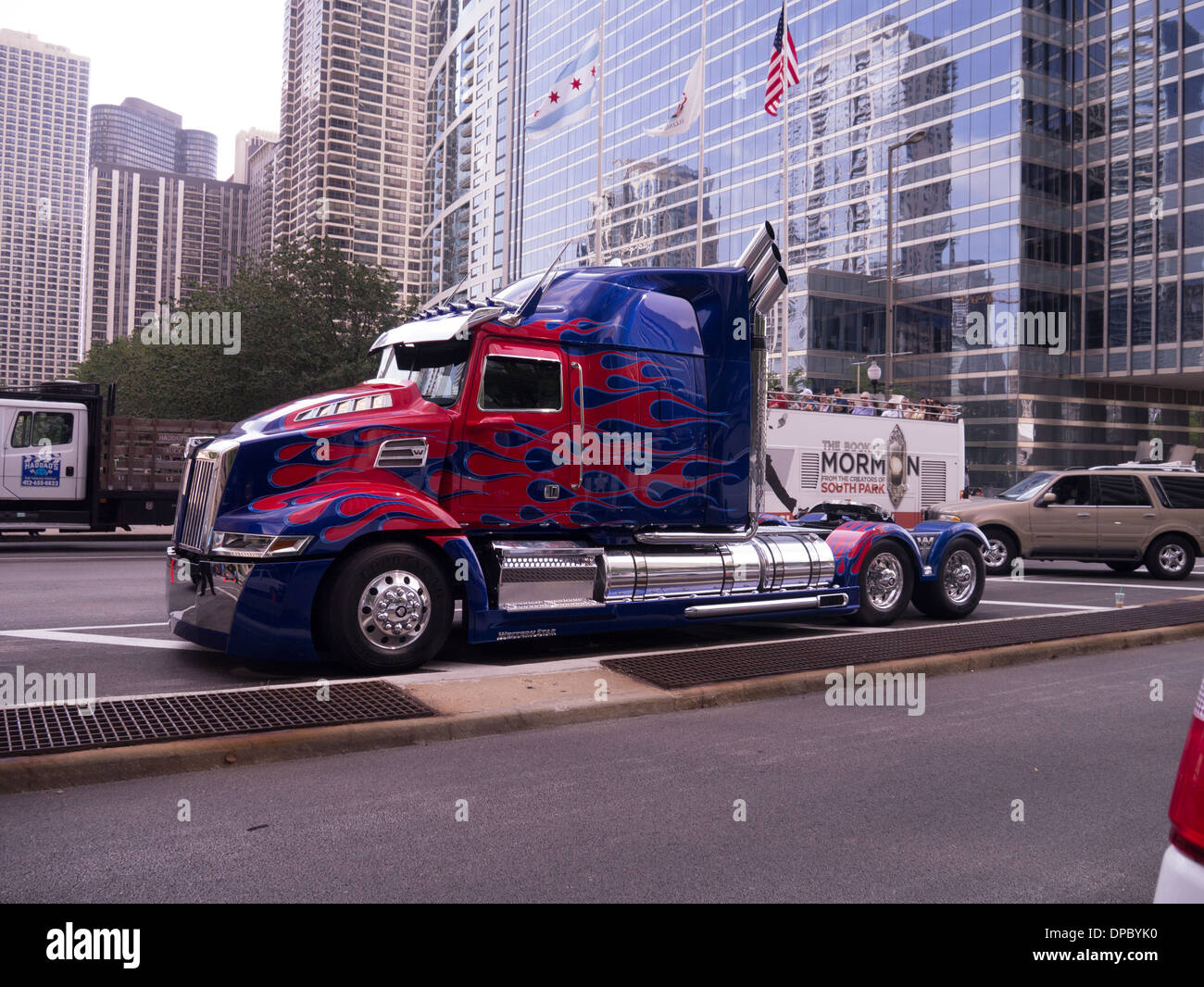 Vehicles in Chicago for the filming of Transformers 4 Stock Photo - Alamy