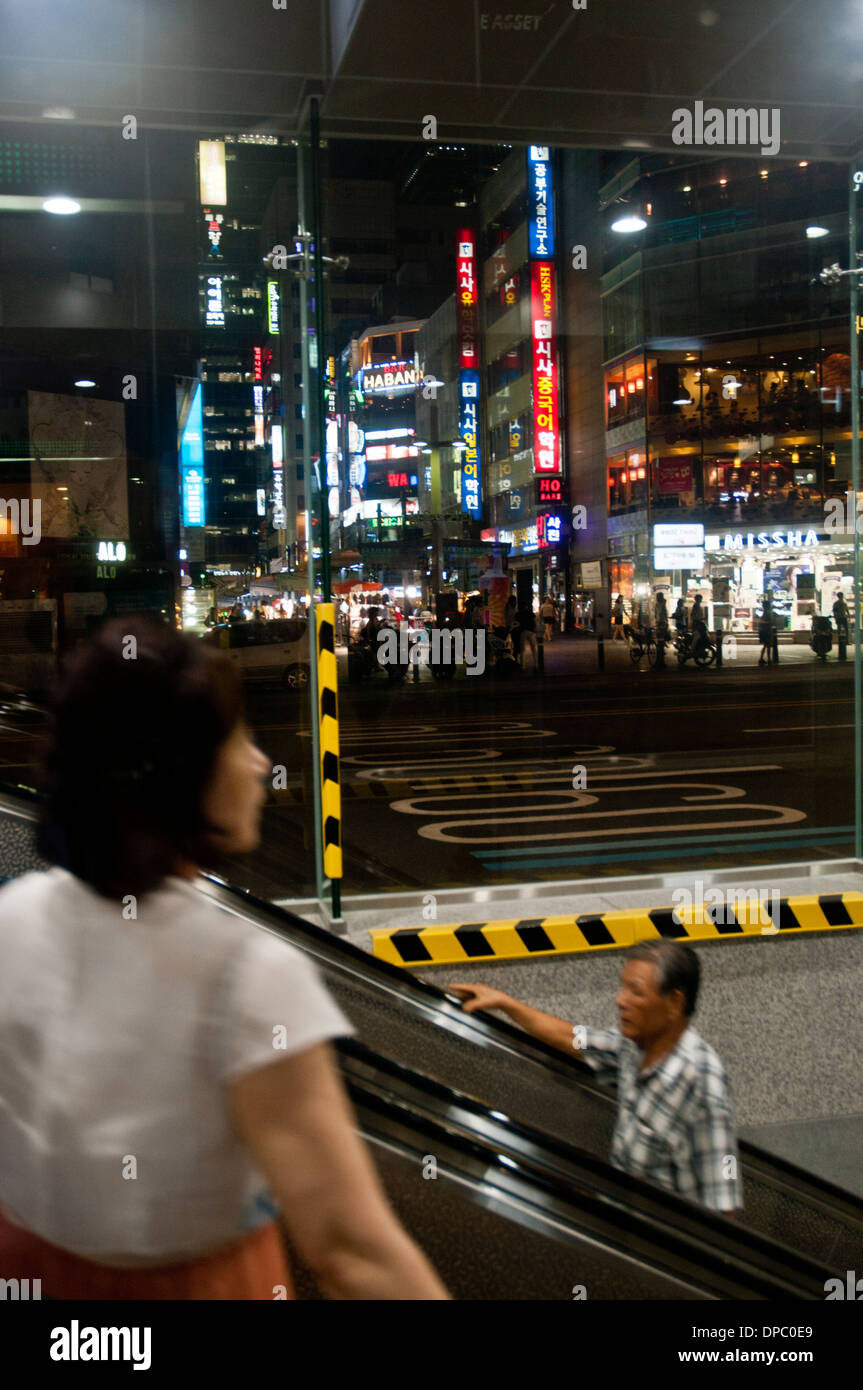 Seoul lights hi-res stock photography and images - Alamy