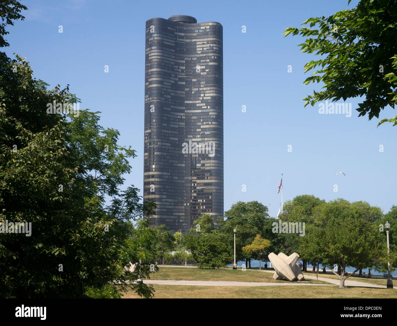 Lake Point Tower condominium in Chicago, Illinois Stock Photo - Alamy