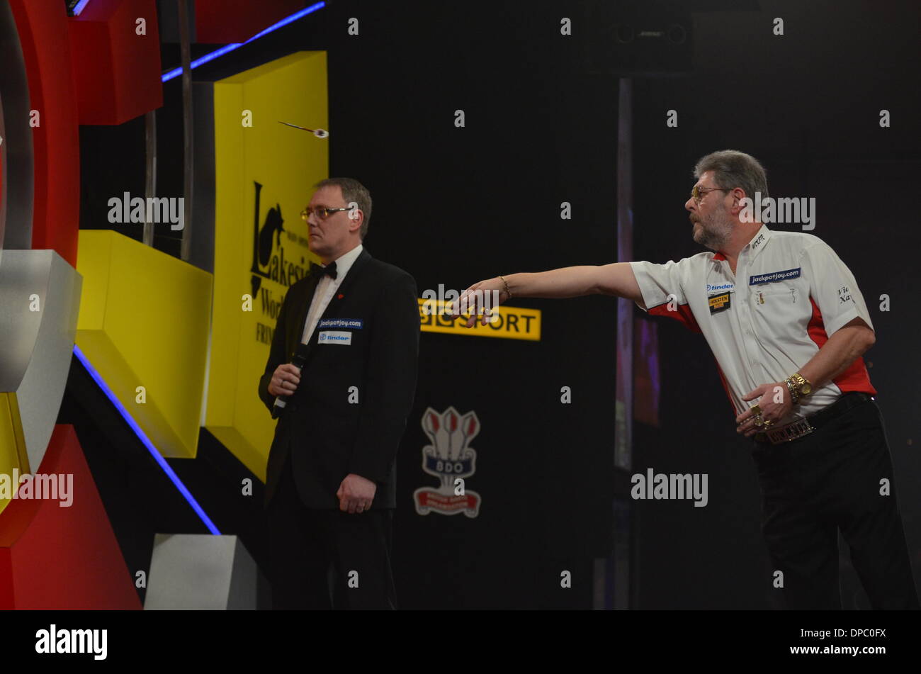 Martin adams darts hi-res stock photography and images - Alamy