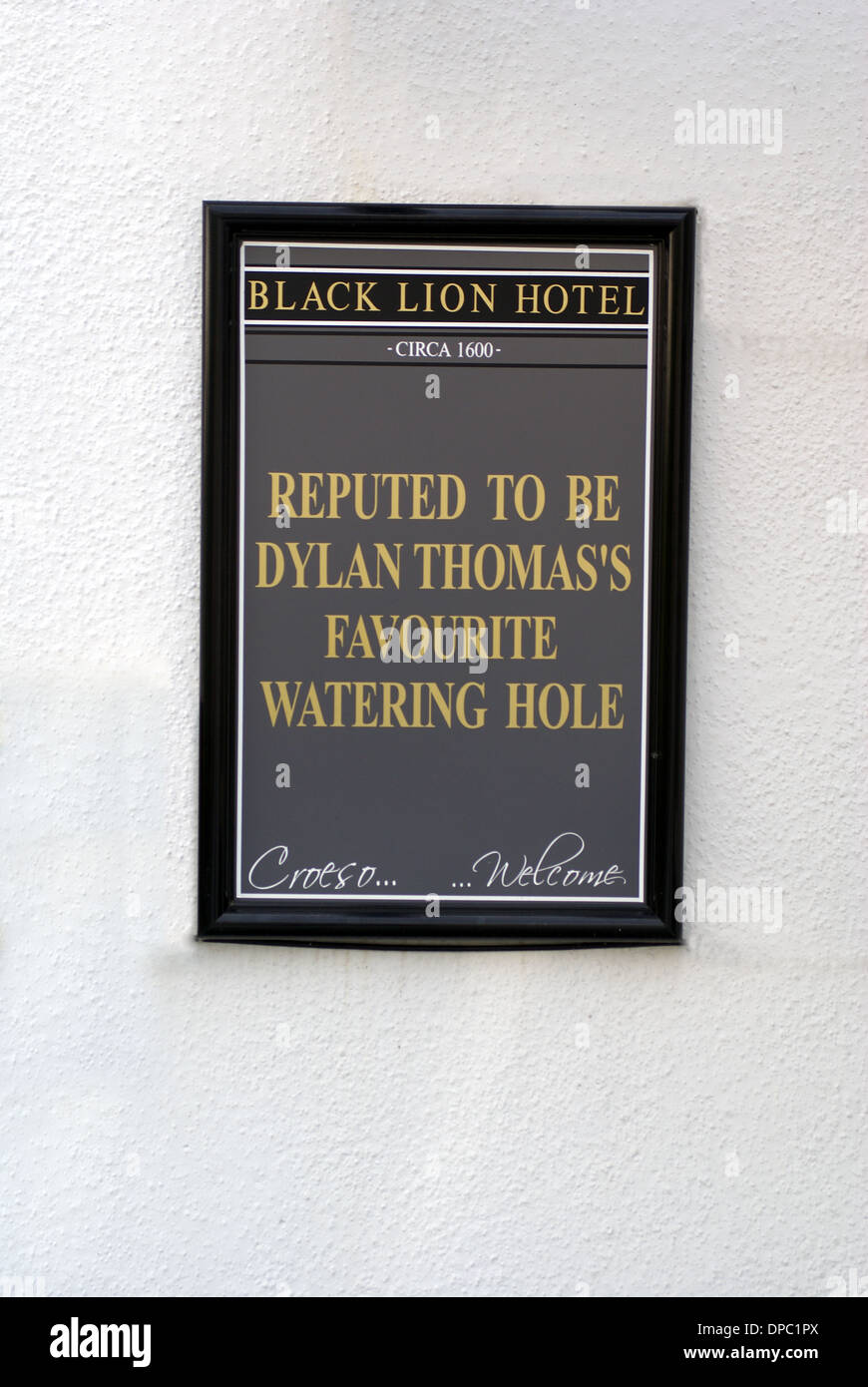 New pub sign hi-res stock photography and images - Alamy