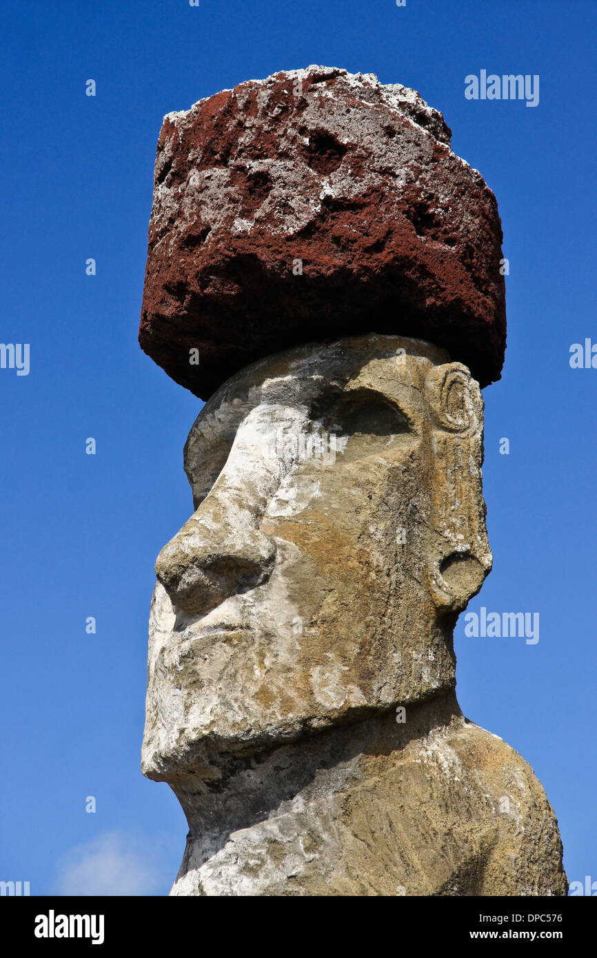 Moai head statues hi-res stock photography and images - Alamy