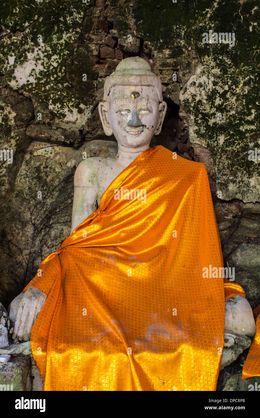 Old Buddha Statues, Wat Pha lat, Chiangmai Thailand Stock Photo - Alamy