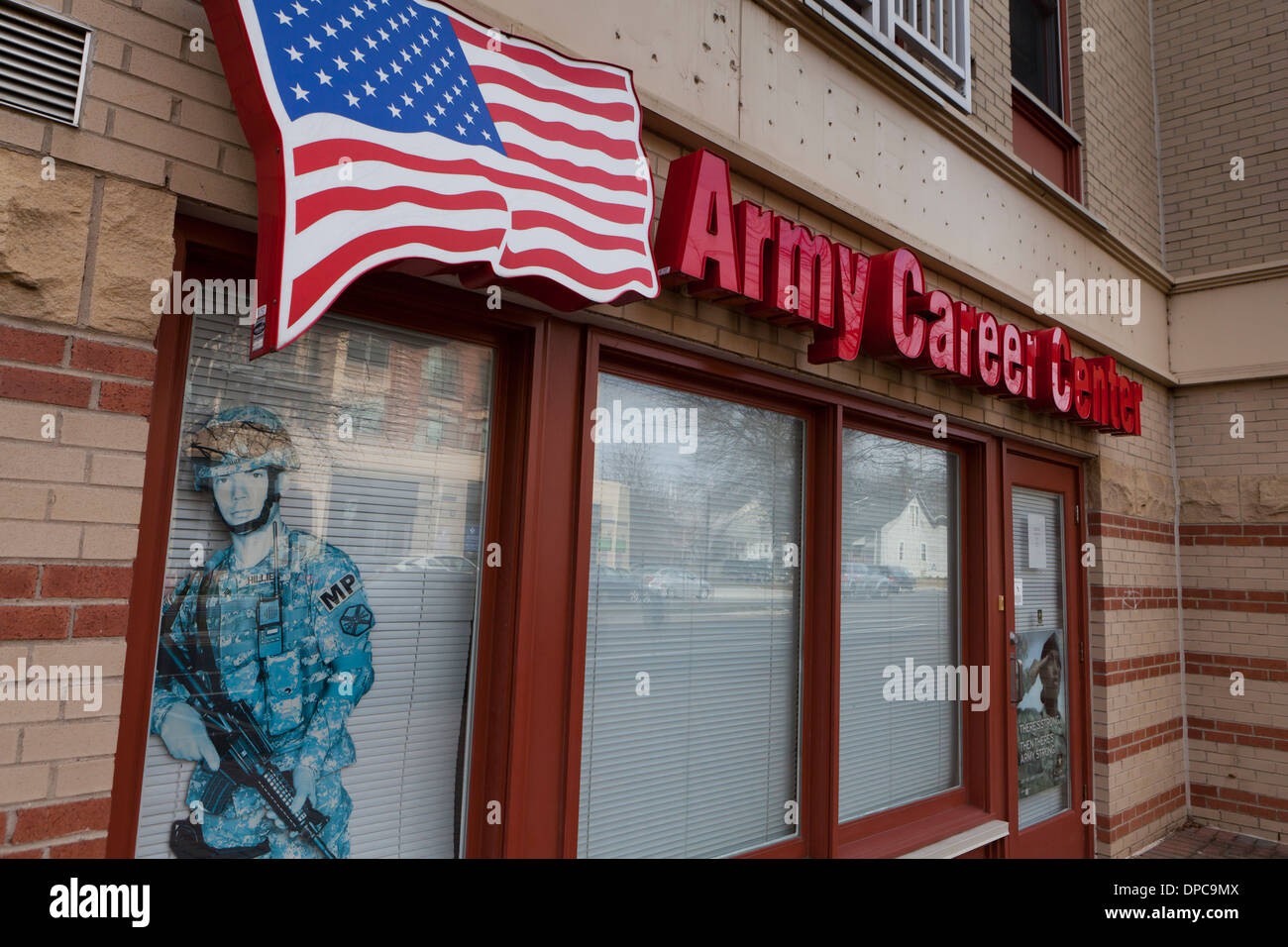 Army center hi-res stock photography and images - Alamy