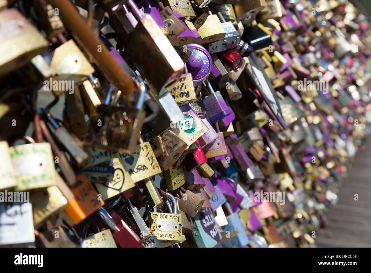 Paris, locks in one of the many Seine bridges Stock Photo - Alamy