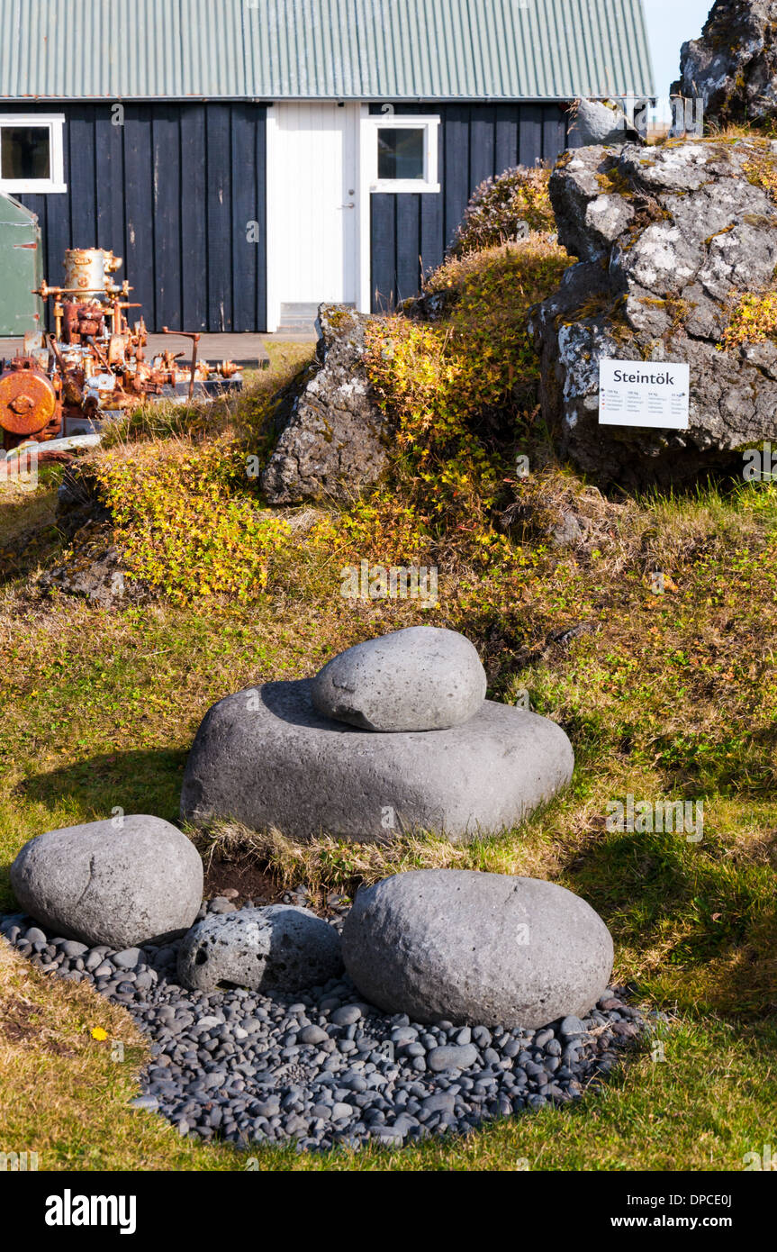 Stone Lifting Stock Photos & Stone Lifting Stock Images - Alamy