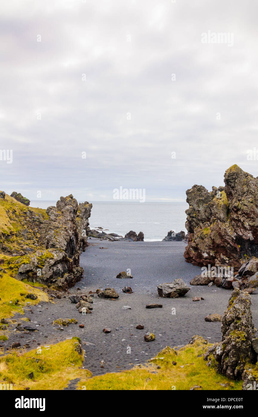 Icelandic beach with black lava rocks, Snaefellsnes peninsula, Iceland ...