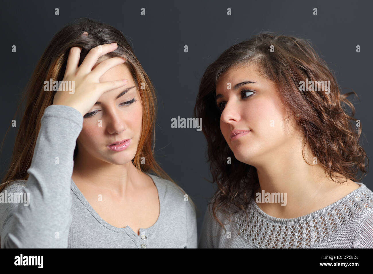 People comforting one another hi-res stock photography and images - Alamy