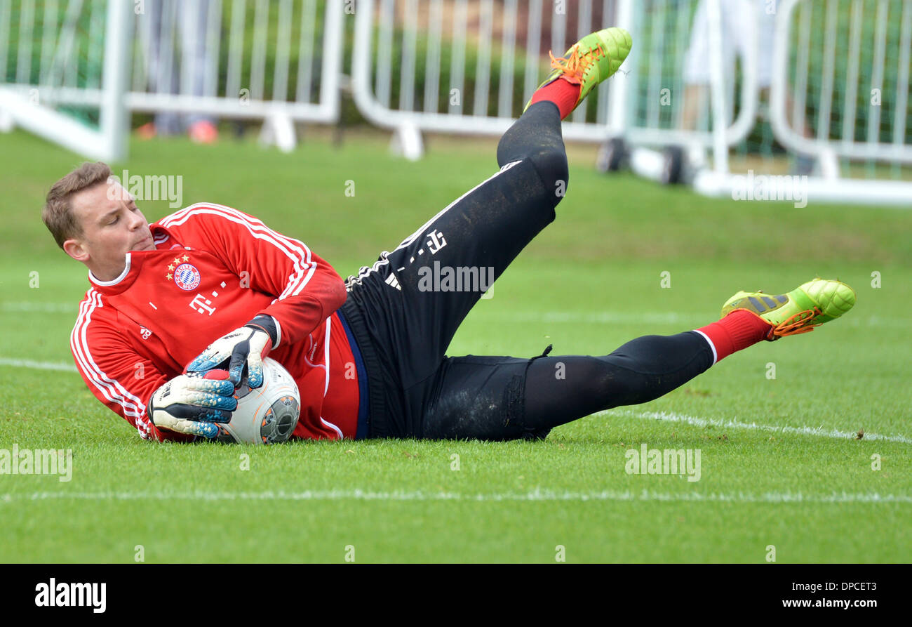 Doha, Qatar. 12th Jan, 2014. Bayer Munich's goalkeeper Manuel Neuer ...
