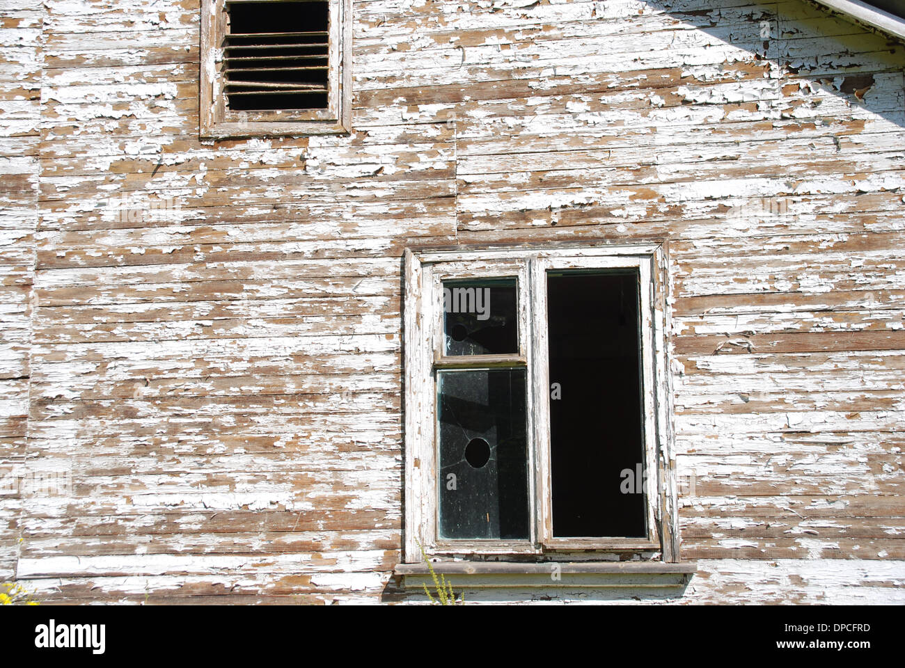 Bad condition house hi-res stock photography and images - Alamy