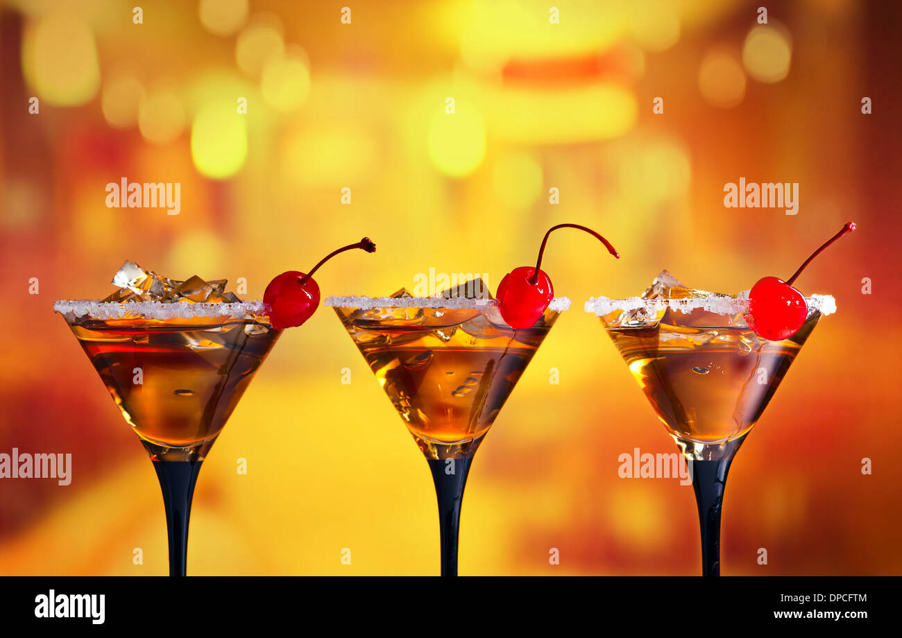 Cocktails in crystal glass hi-res stock photography and images - Alamy
