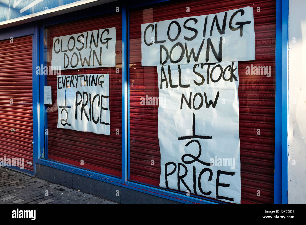 Closing down signs hi-res stock photography and images - Alamy