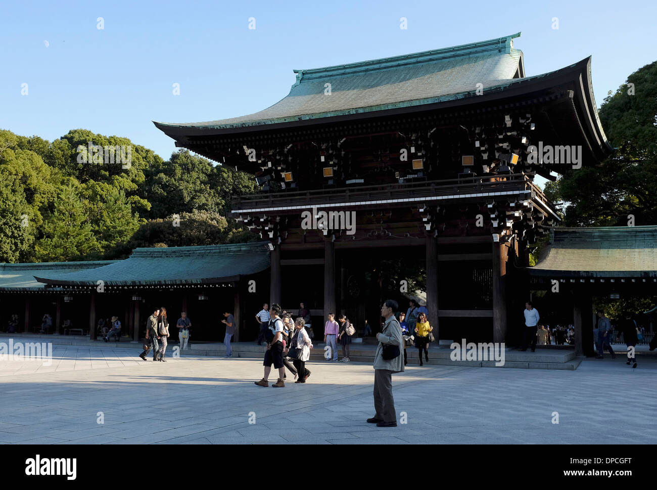 The gate of Meiji Jingu Shrine Stock Photo - Alamy