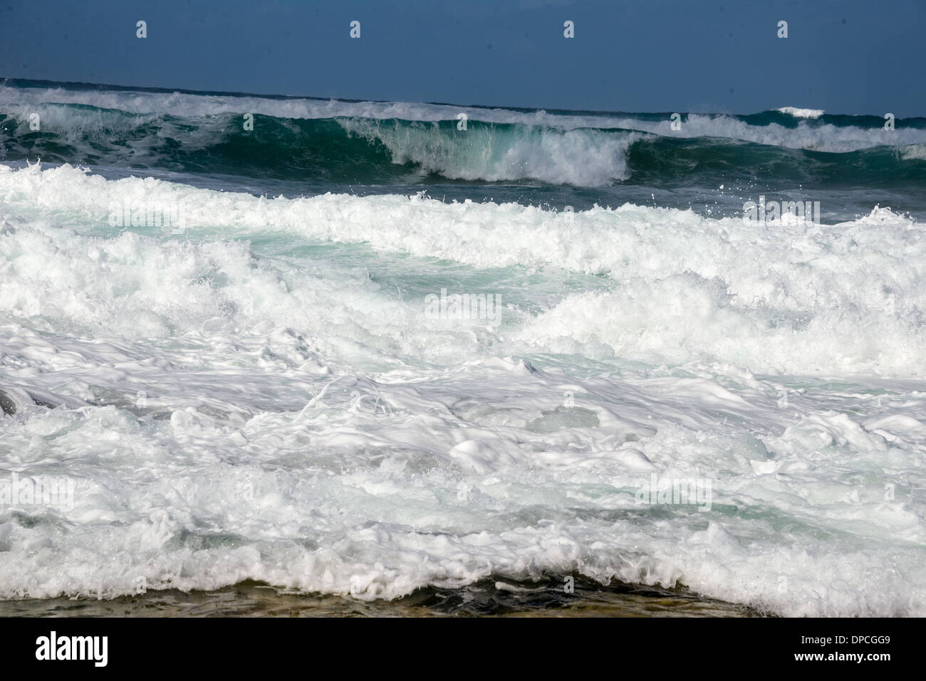 Roaring surf hi-res stock photography and images - Alamy