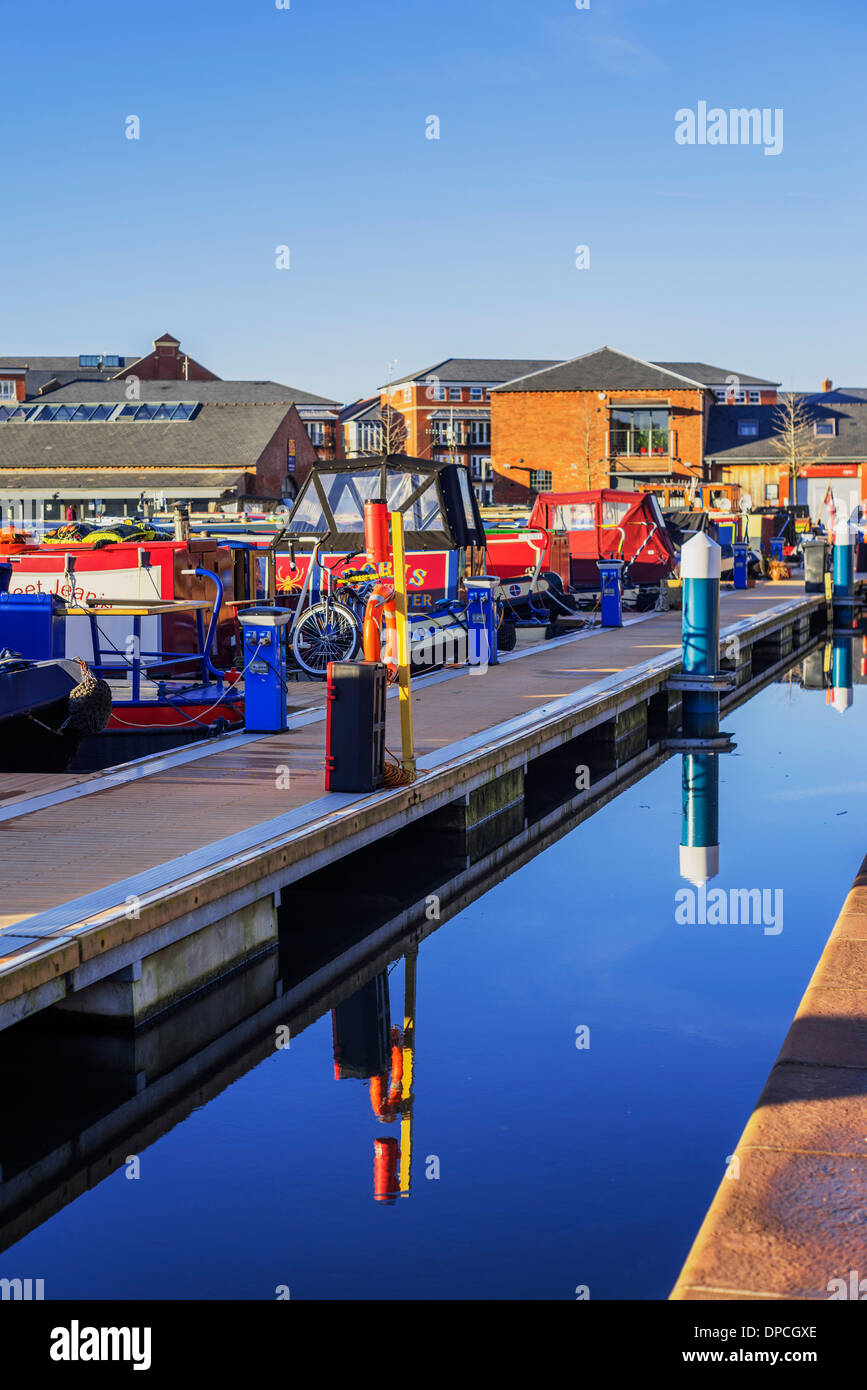 New development at Diglis Basin Worcester City Stock Photo - Alamy