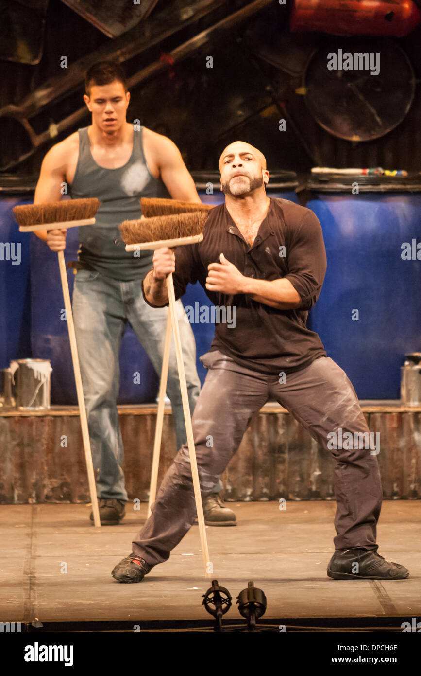 Stomp stage hi-res stock photography and images - Alamy