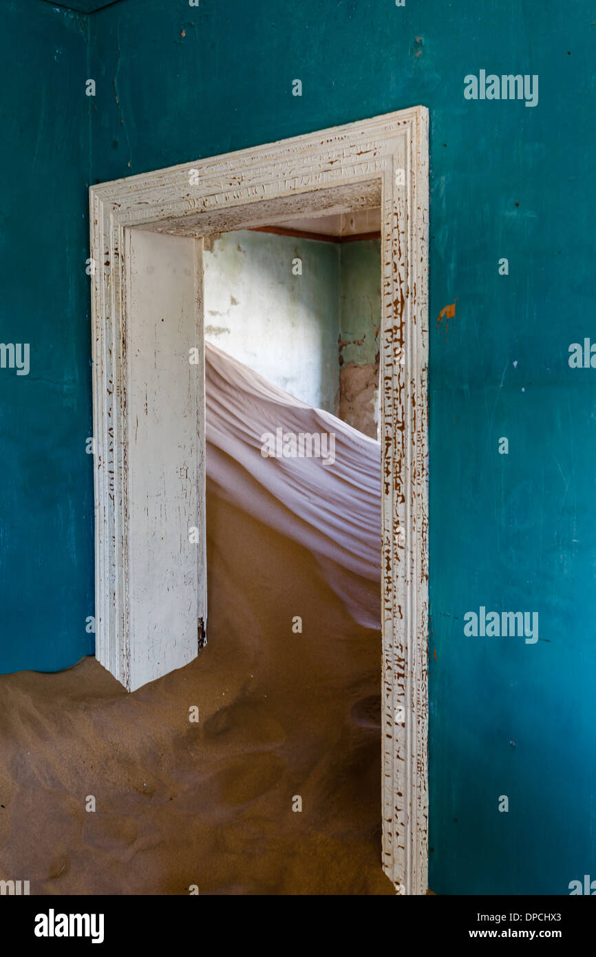 Interior house filled sand in hi-res stock photography and images - Alamy