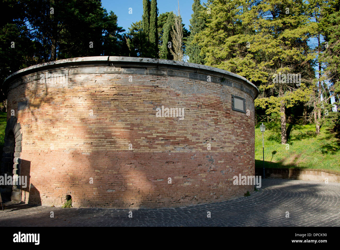 Italy, Orvieto. Historic St. Patrick's Well (aka Pozzo di San Patrizio ...