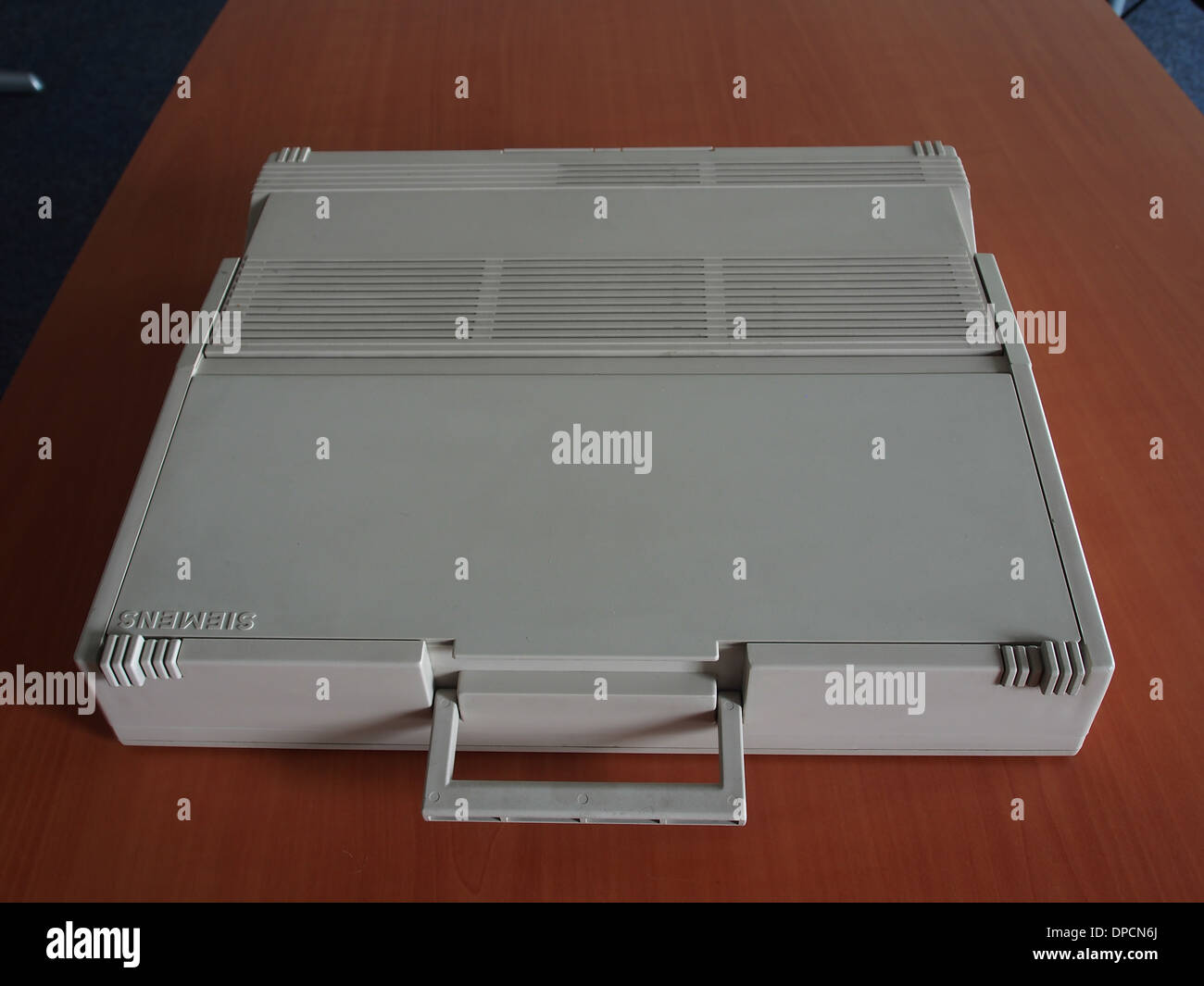 The Siemens Simatic S5 PG 635 is a programming unit for Siemens S5 ...