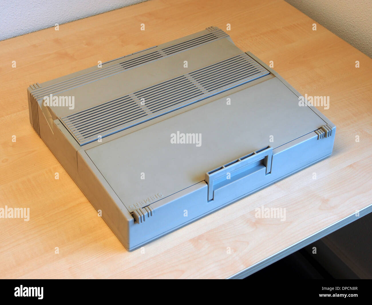 The Siemens Simatic S5 PG 635 is a programmable logic controller (PLC ...