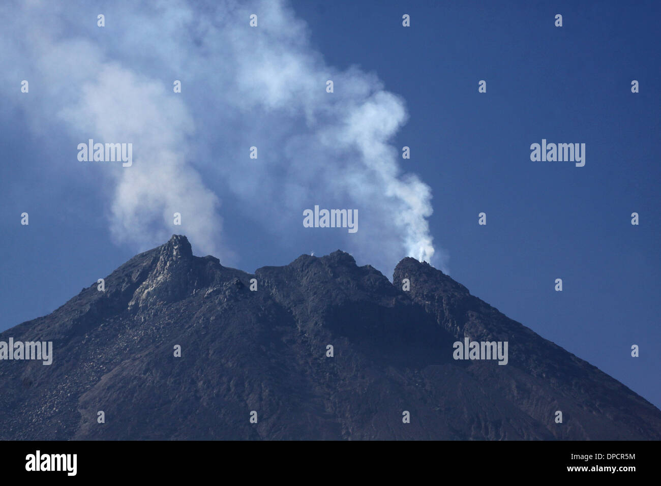 Mt Merapi smoking summit Indonesia volcano Stock Photo - Alamy