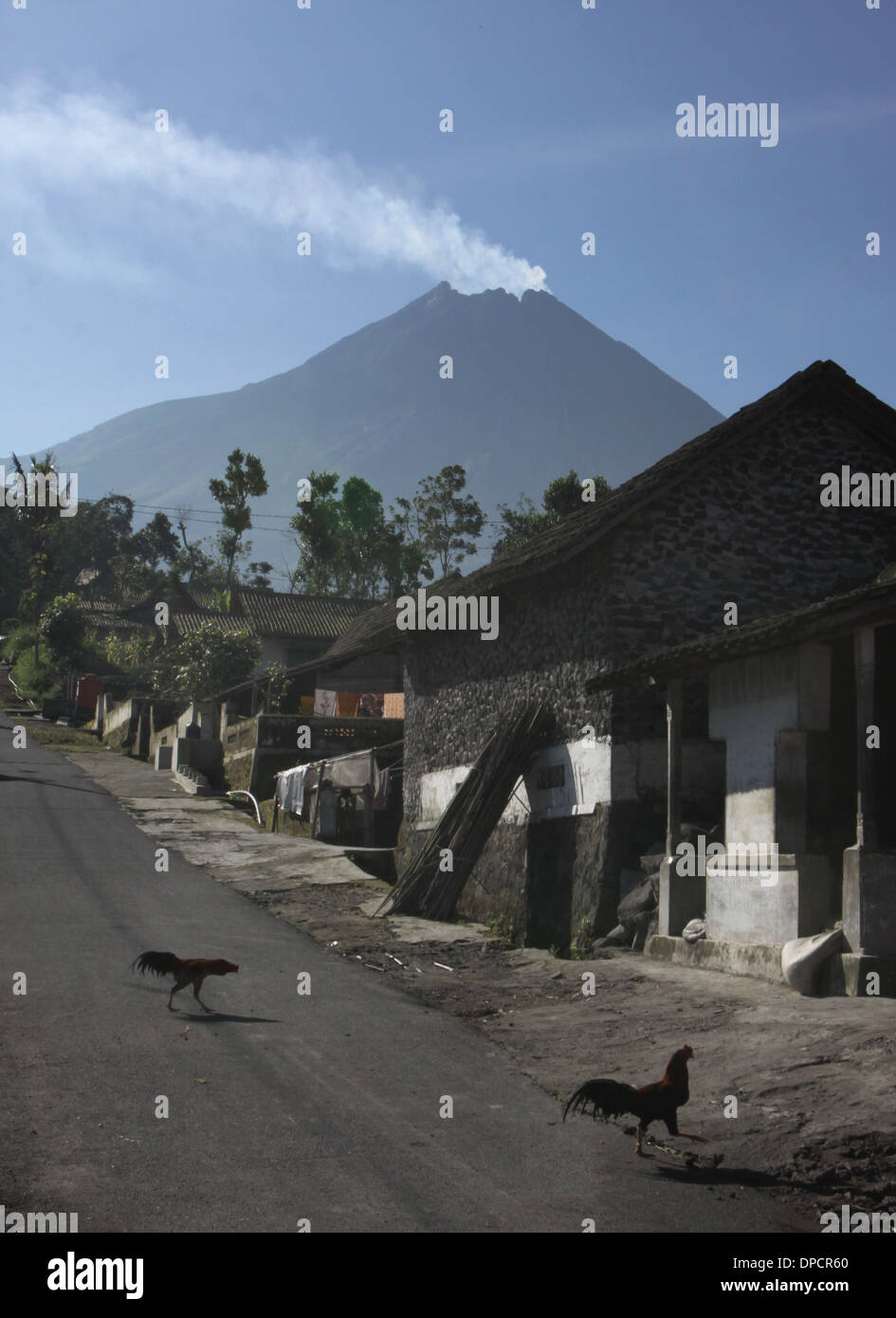 Volcano near village hi-res stock photography and images - Alamy