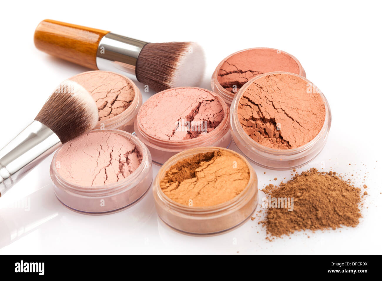 White powder brush hi-res stock photography and images - Alamy