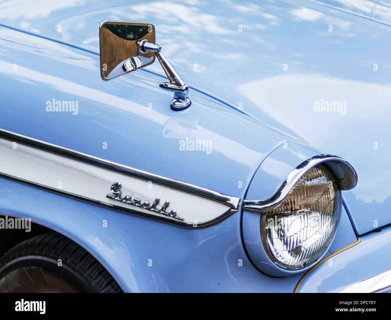 Singer gazelle vintage car hi-res stock photography and images - Alamy