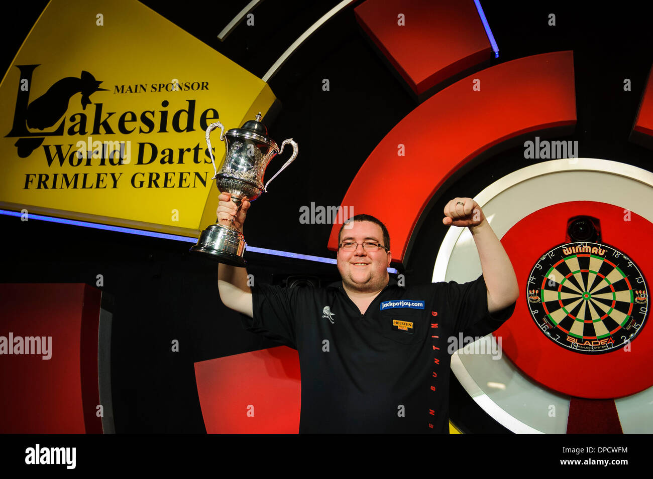 Darts world championship trophy hi-res stock photography and images - Alamy