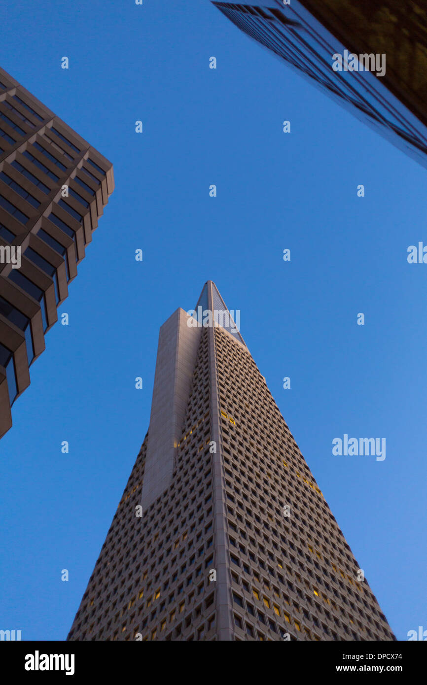 Earthquake building triangle hi-res stock photography and images - Alamy