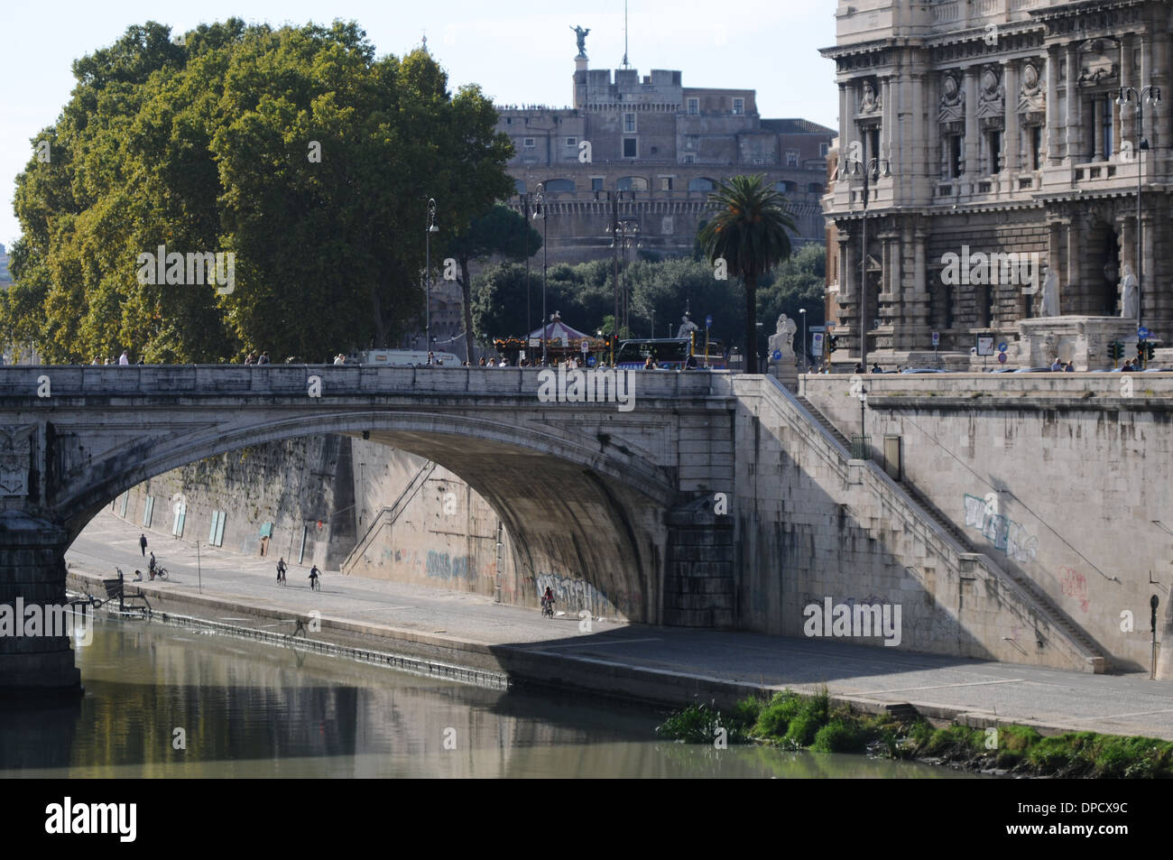 Bridge sights rome roma hi-res stock photography and images - Alamy