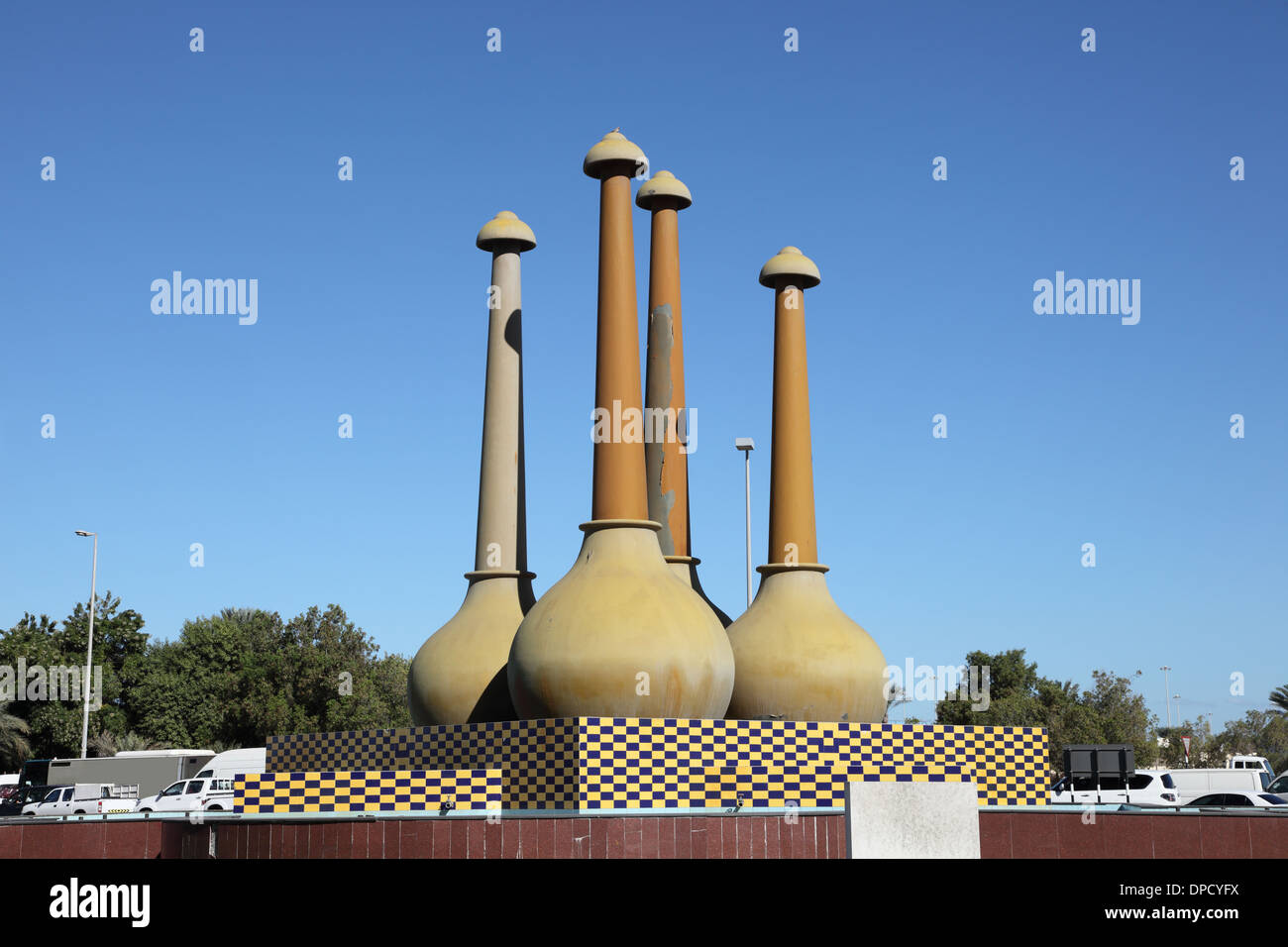 Roundabout monument in Abu Dhabi, United Arab Emirates Stock Photo - Alamy