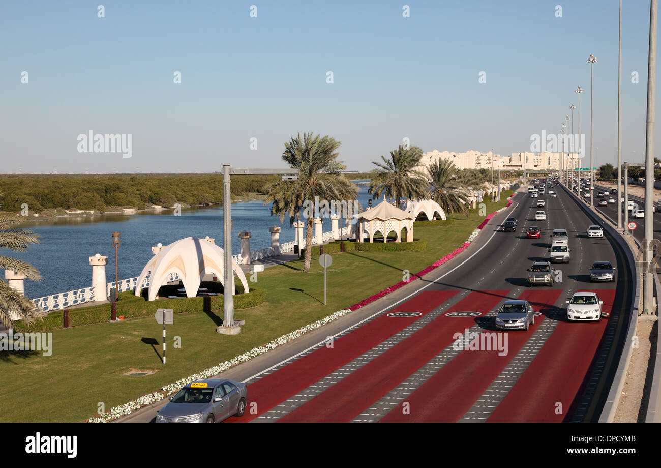 Abu dhabi street hi-res stock photography and images - Alamy